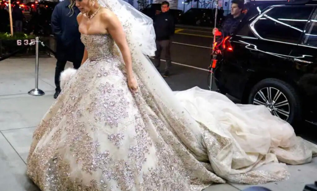 'Say Yes To The Dress' is getting a new, fabulous host whom we all know ...